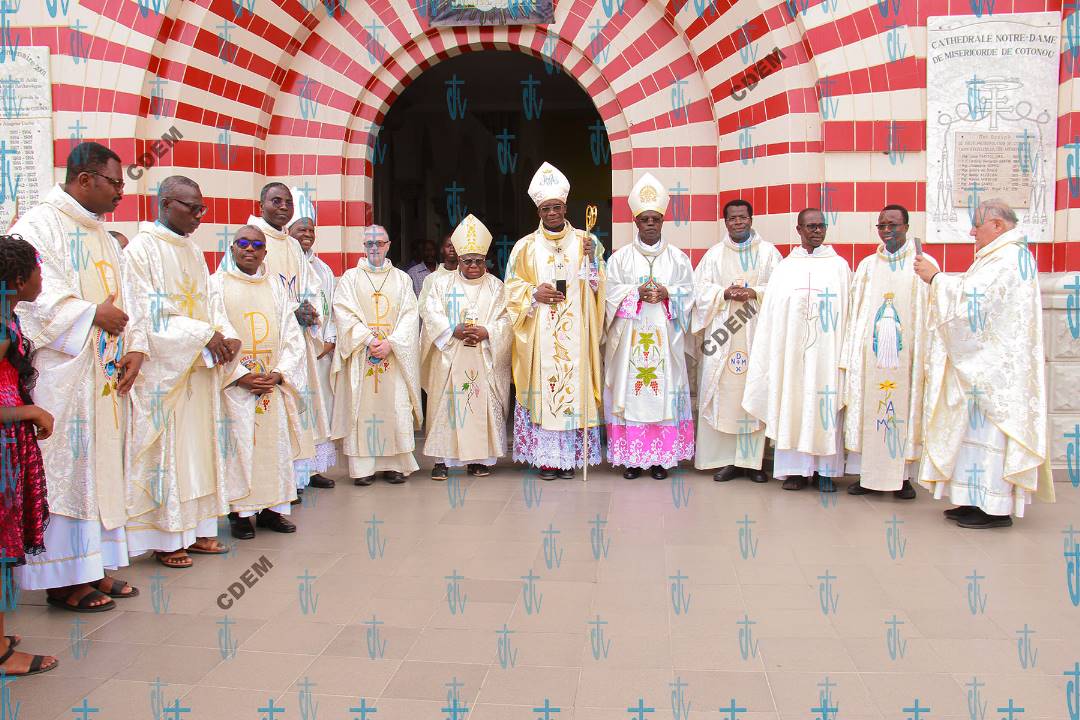 60 ANS DE VIE : Mgr Roger Houngbédji rend Grâce – Archidiocèse de Cotonou